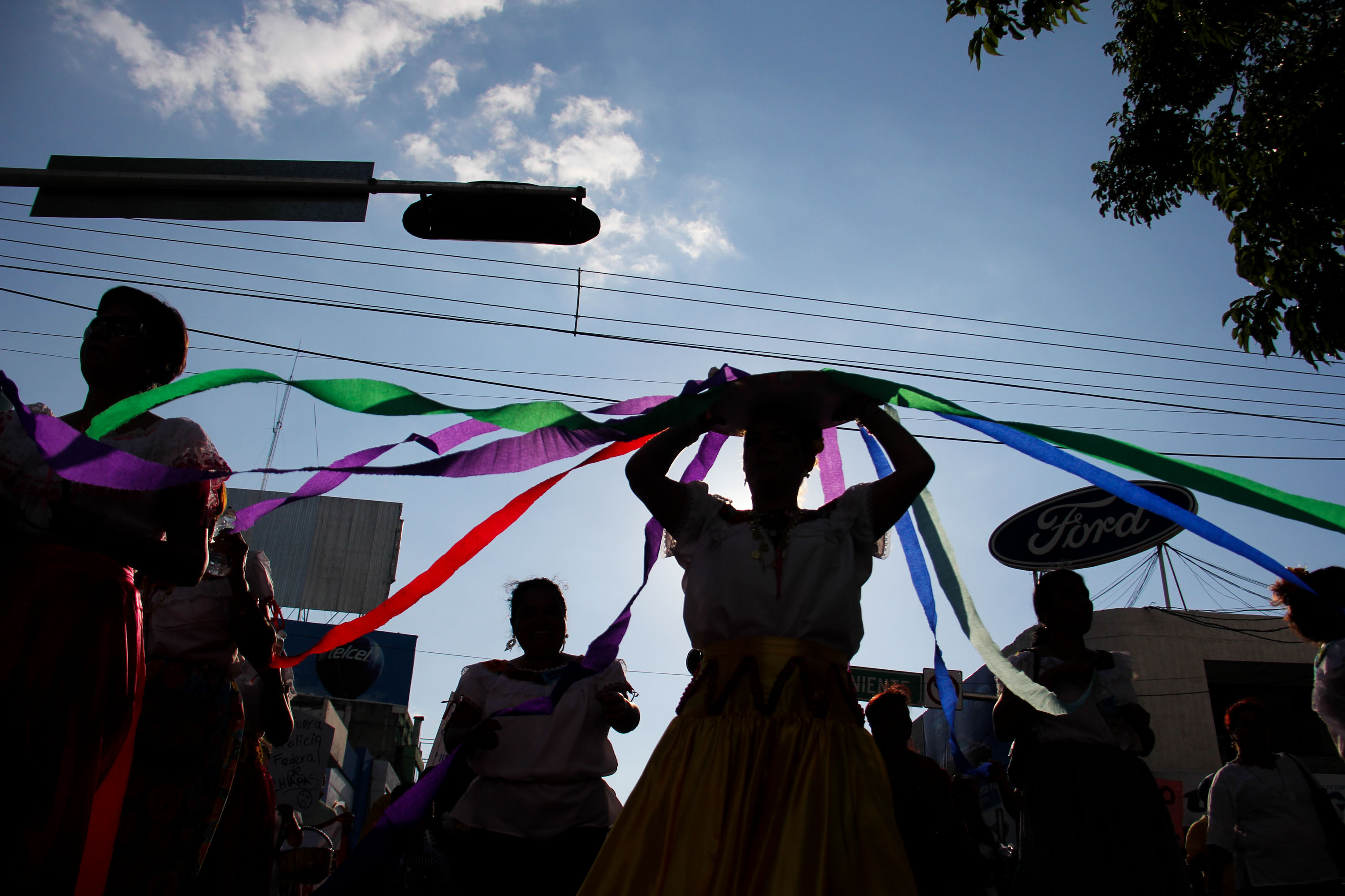 Marcha cultural de habitantes de Coita a favor del magisterio ...