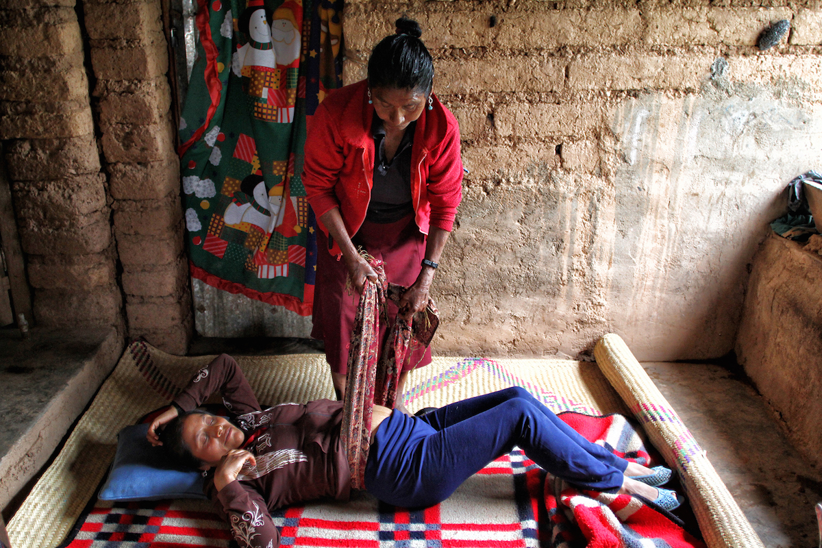 Partería tradicional vs violencia obstétrica | Chiapasparalelo