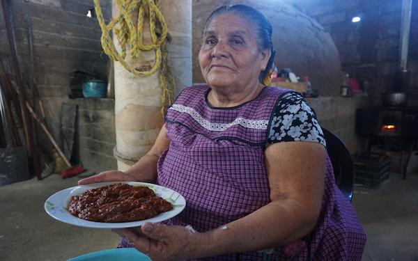 Griselda Jiménez, cocinera tradicional zapoteca que elabora estofado ...