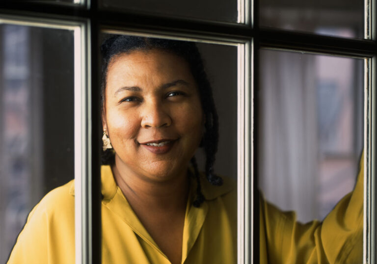 bell hooks: “la teoría para desaparecer el dolor” | Chiapasparalelo