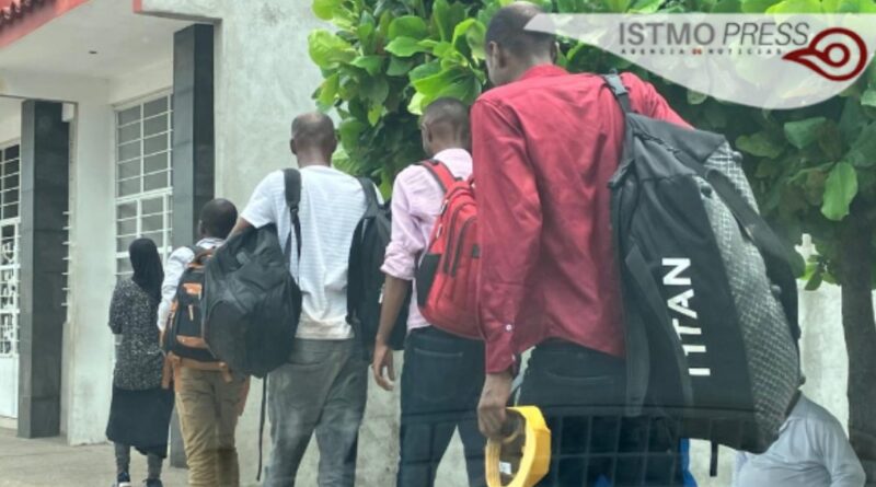 Aumenta la llegada de personas migrantes al Istmo de Tehuantepec; hay ... Aumenta la llegada de personas migrantes al Istmo de Tehuantepec; hay ...