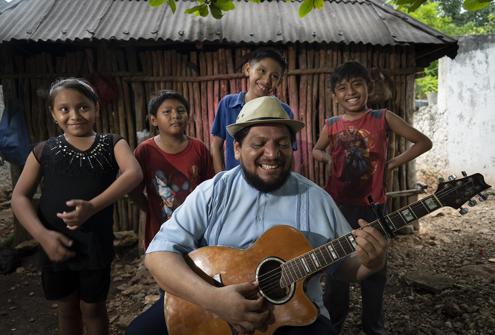 Un perrito perdido y el canto del ruiseñor para salvar el maya ...